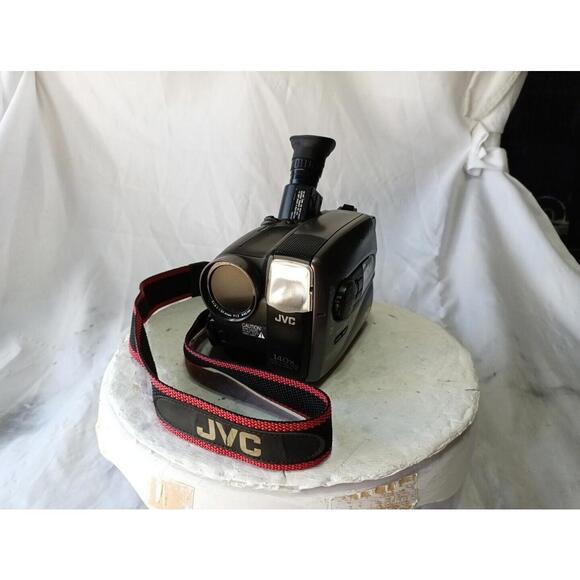 Cameras, Photo & Video | Jvc Compact Vhs Camcorder Grax110u W One Bat ...